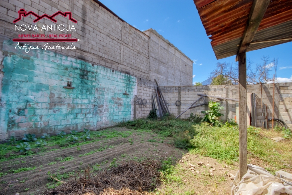 J145 - Terreno en venta en el area de Ciudad Vieja - Nova antigua